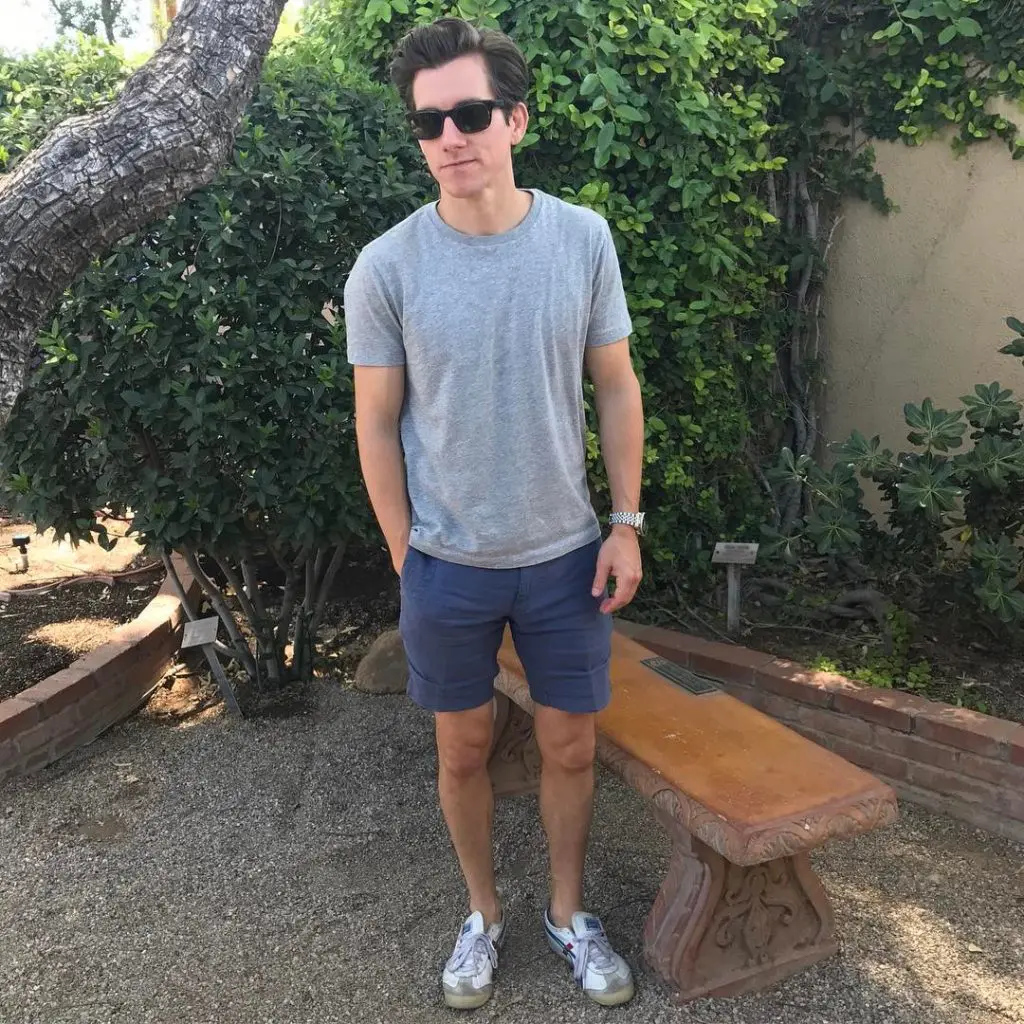 T-Shirts for Short Men: Proper Length, Top Brands and More