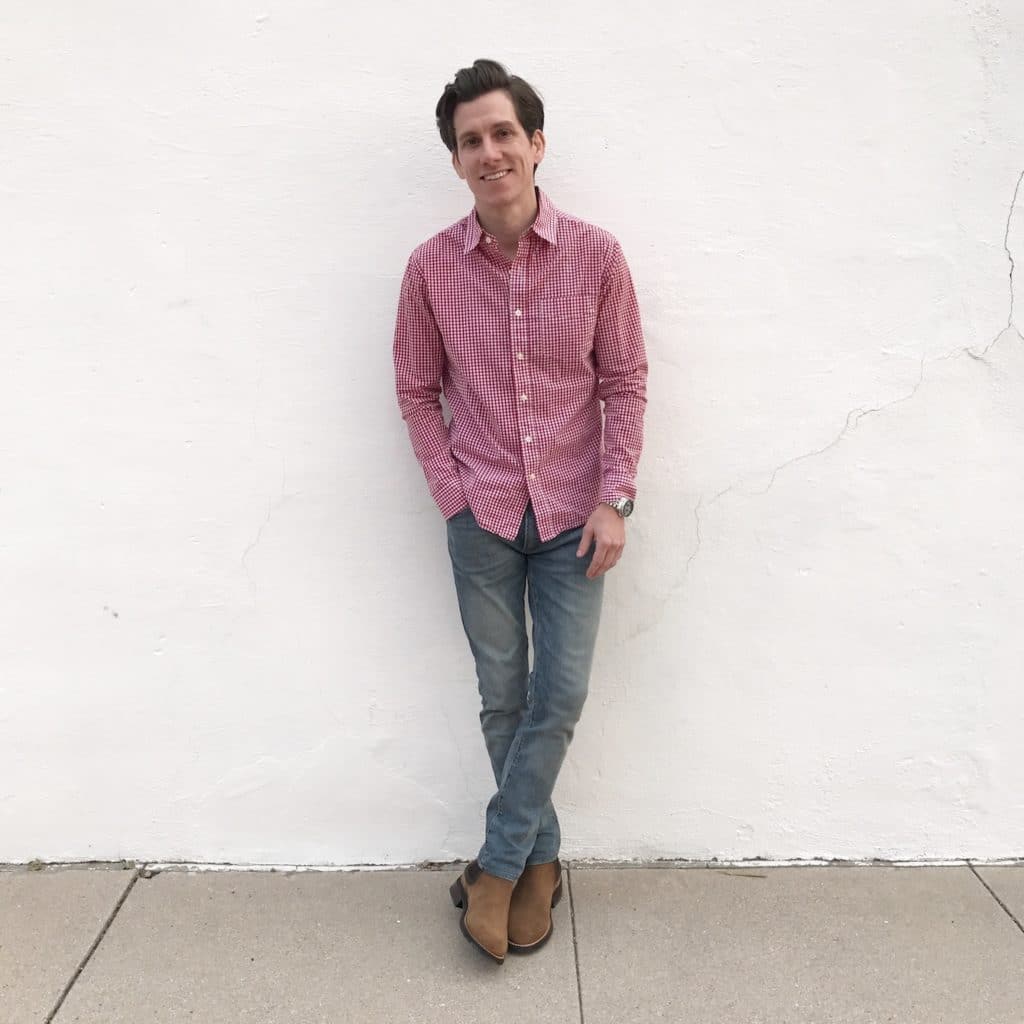 What to Wear on a First Date For Men (2023 Guide)