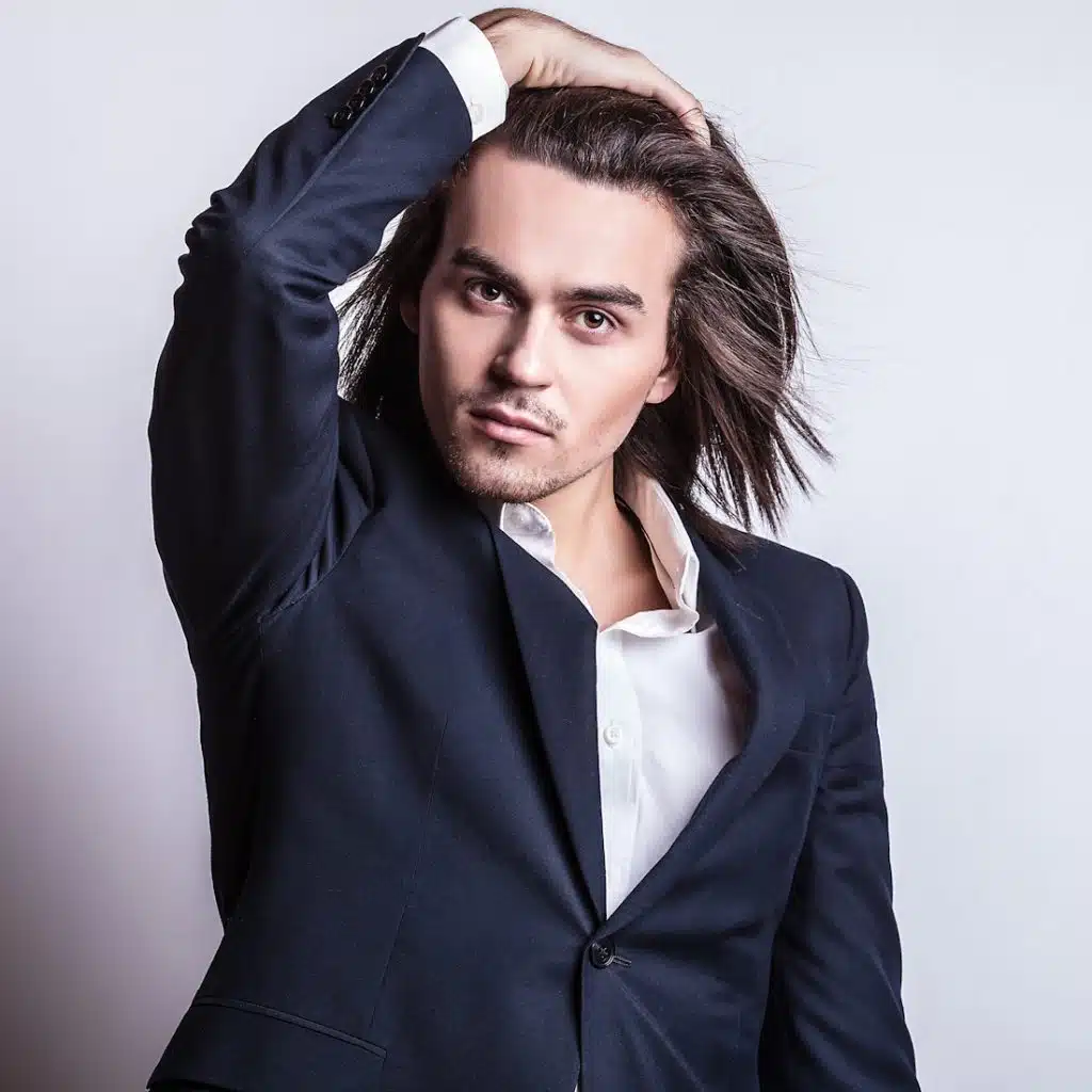 The 6 Best Chin Length Hair Men Can Wear in 2024 - The Modest Man