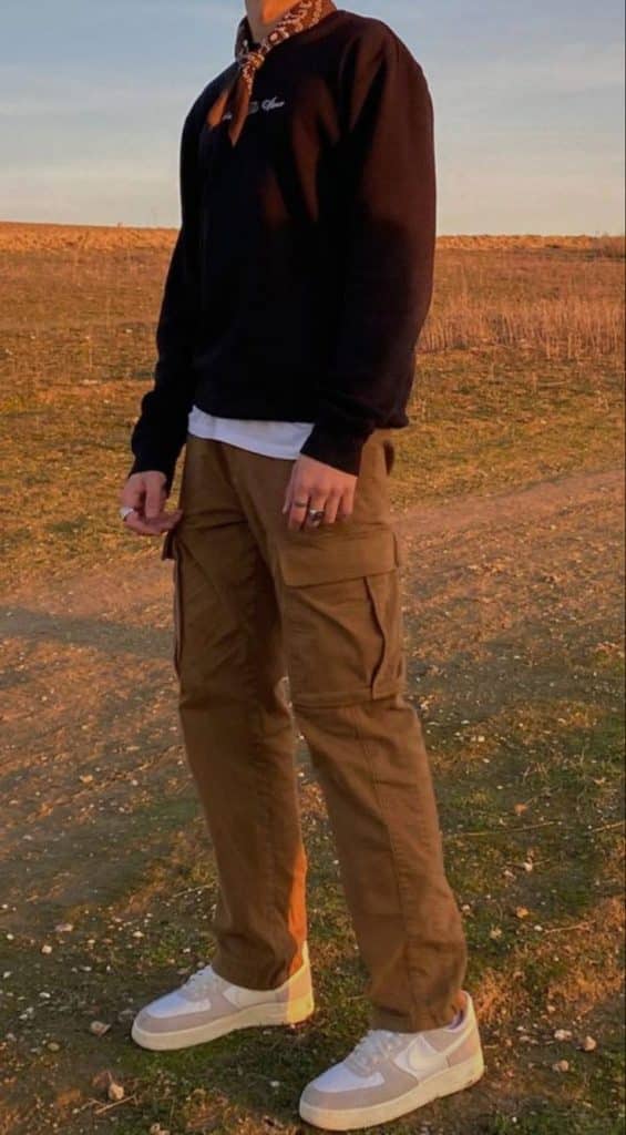 What To Wear With Cargo Pants: More Versatile Than You Think - The ...