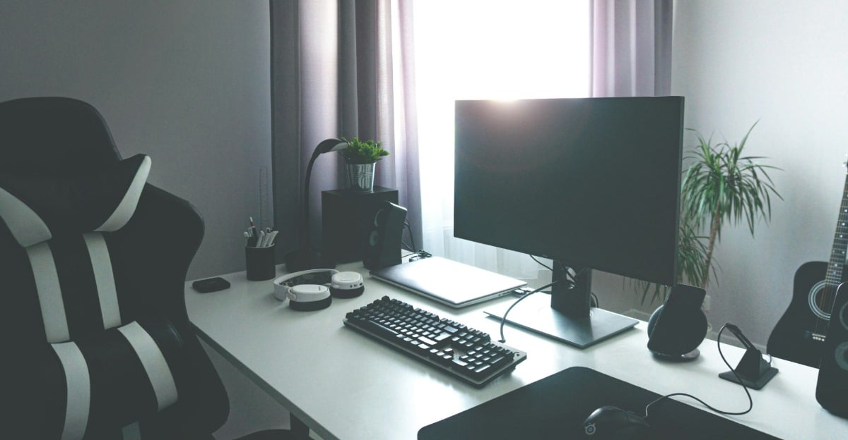 15 Tips for Building a Minimalist Tech Setup to Maximize Productivity