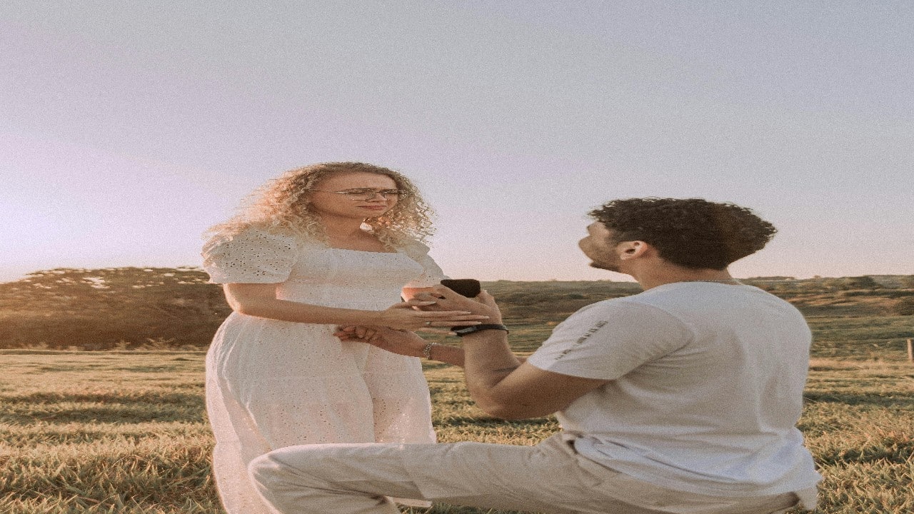 What Makes a Man Ready to Propose? 14 Real Answers - The Modest Man