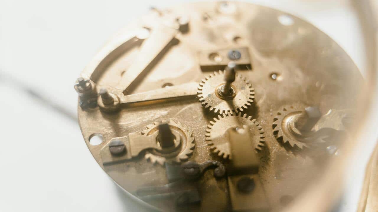 14 Things to Know Before Buying a Vintage Watch - The Modest Man