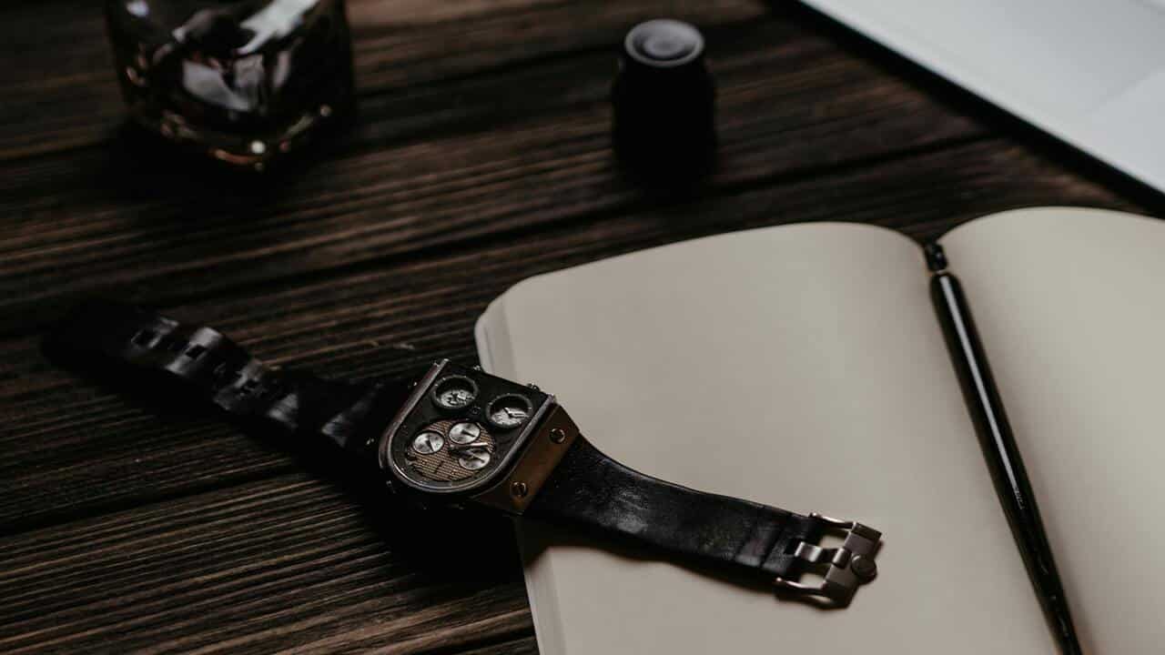 14 Things to Know Before Buying a Vintage Watch - The Modest Man