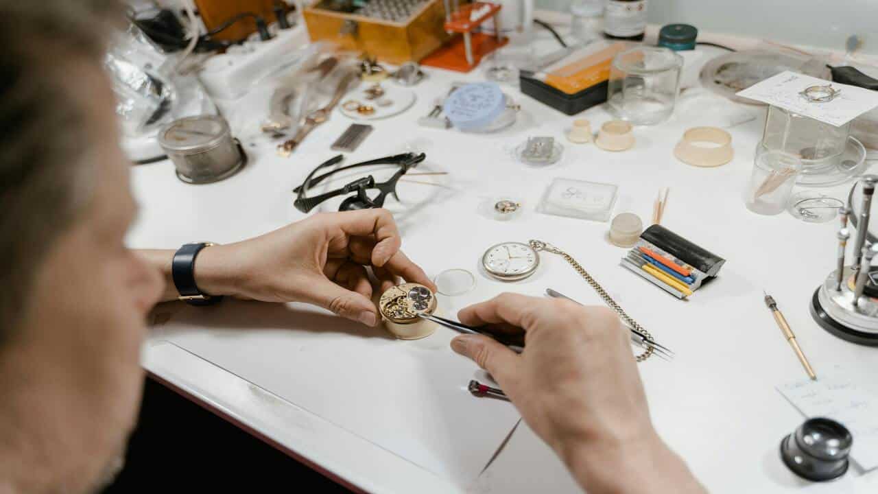 14 Things to Know Before Buying a Vintage Watch - The Modest Man