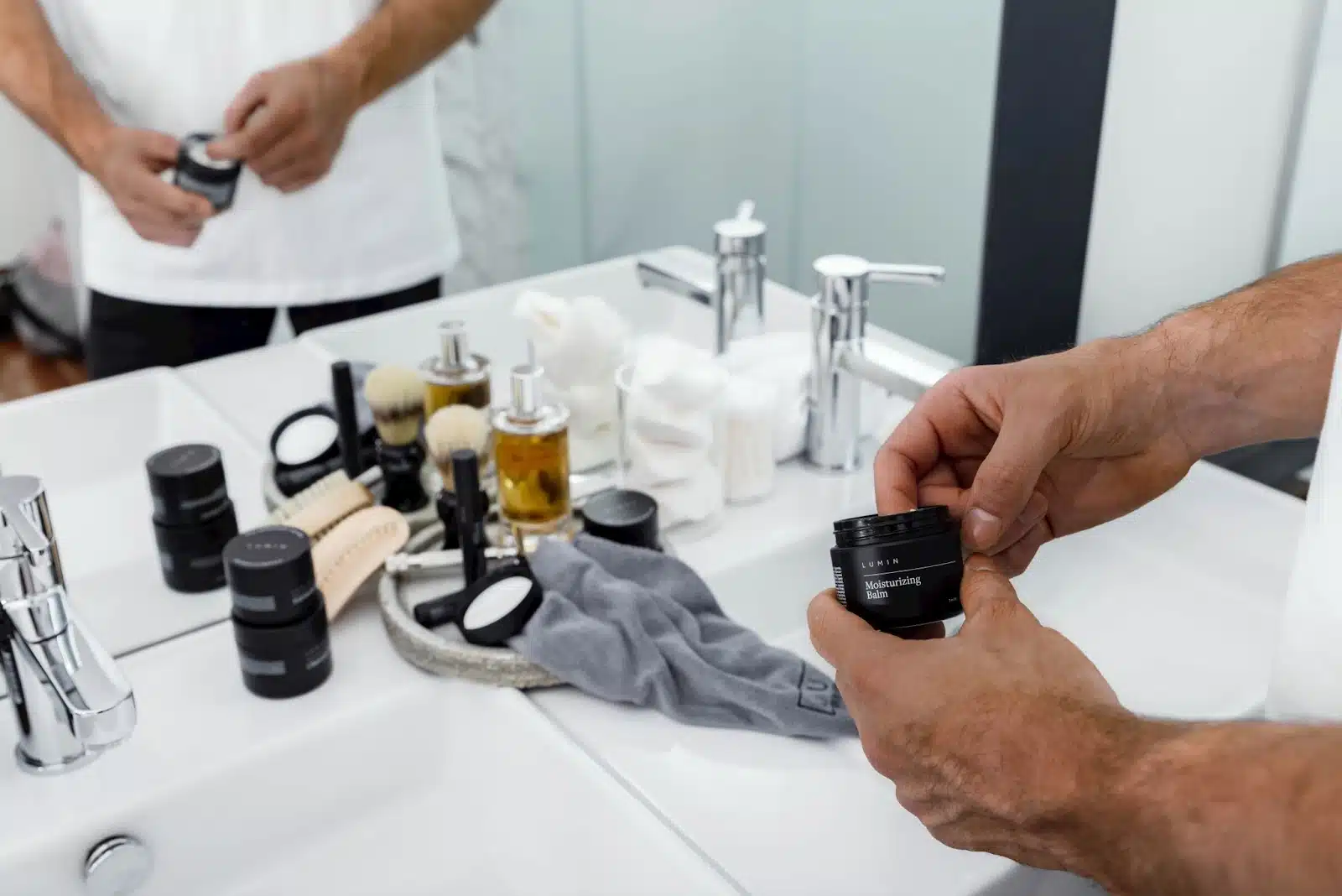 11 Proven Ways to Smell Great All Day Without Reapplying Cologne - The ...