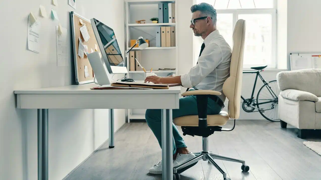 10 Quick Stress-Busters You Can Do at Your Desk in 5 Minutes or Less ...