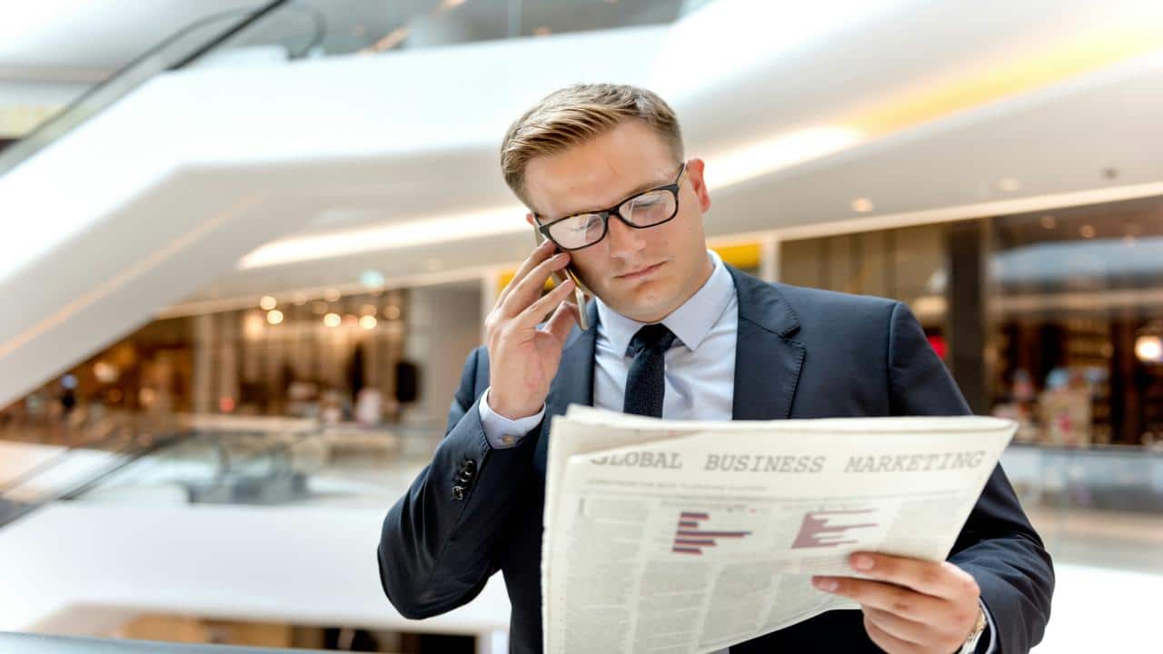 15 Things Men Waste Time On That Give Zero Return - The Modest Man