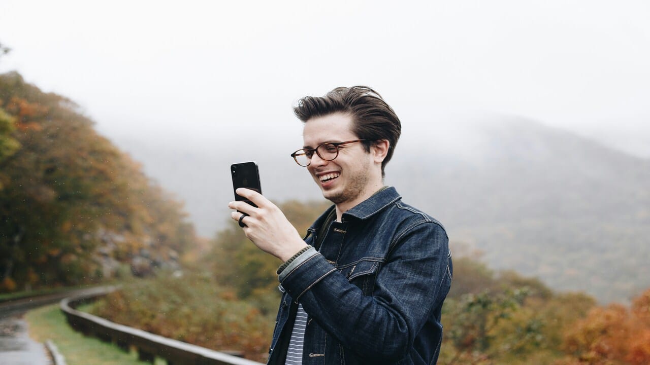 Should You Text Back? A Guy’s Guide to Digital Dating Etiquette - The ...