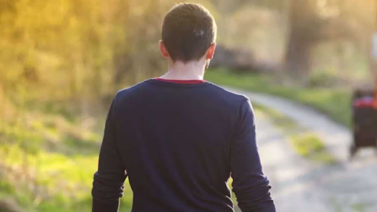 16 Realistic Steps Men Can Take to Win Her Back - The Modest Man