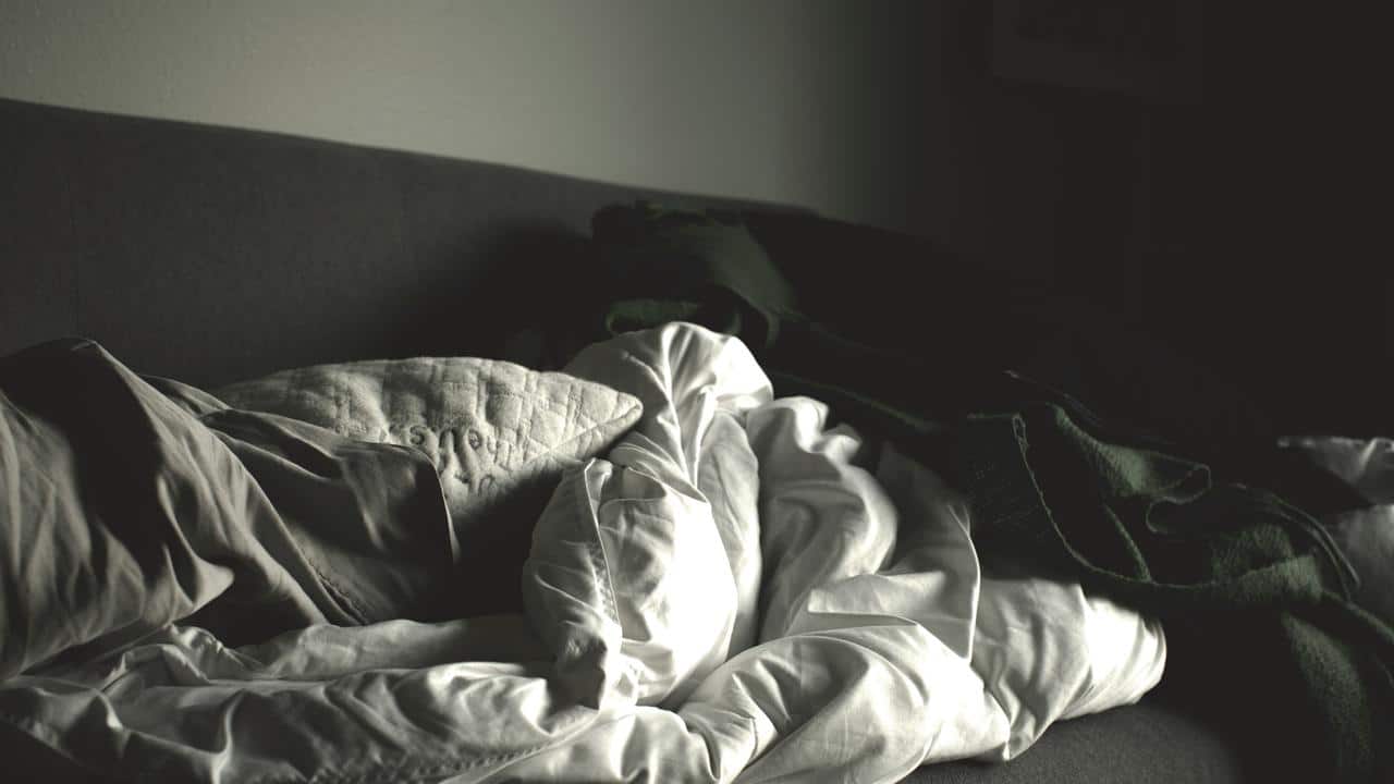 18 Bedtime Checklists for Better Sleep and Recovery - The Modest Man