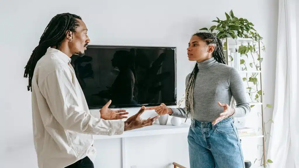 18 Signs Your Partner Isn’t Really Listening - The Modest Man