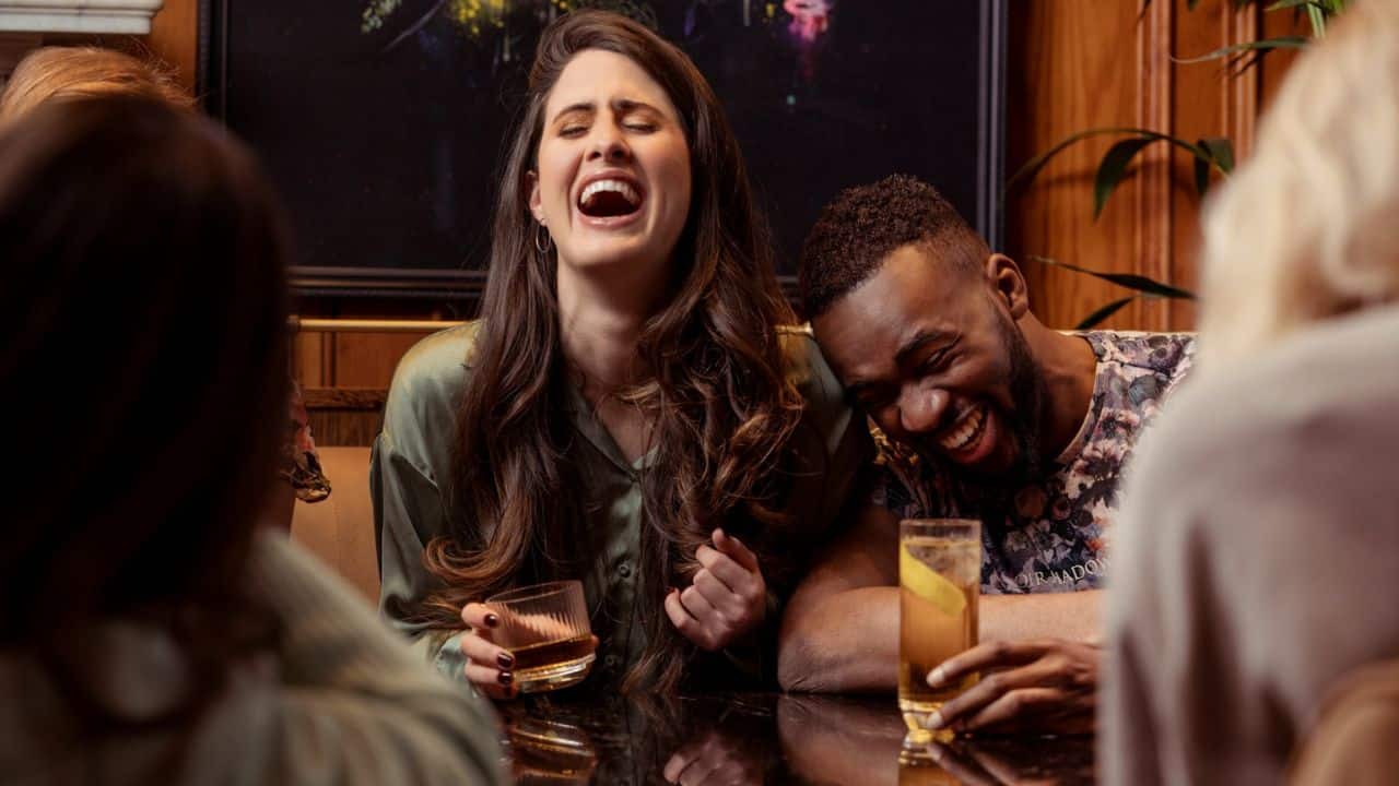 18 Red Flags Disguised as ‘Normal’ in Many Relationships - The Modest Man