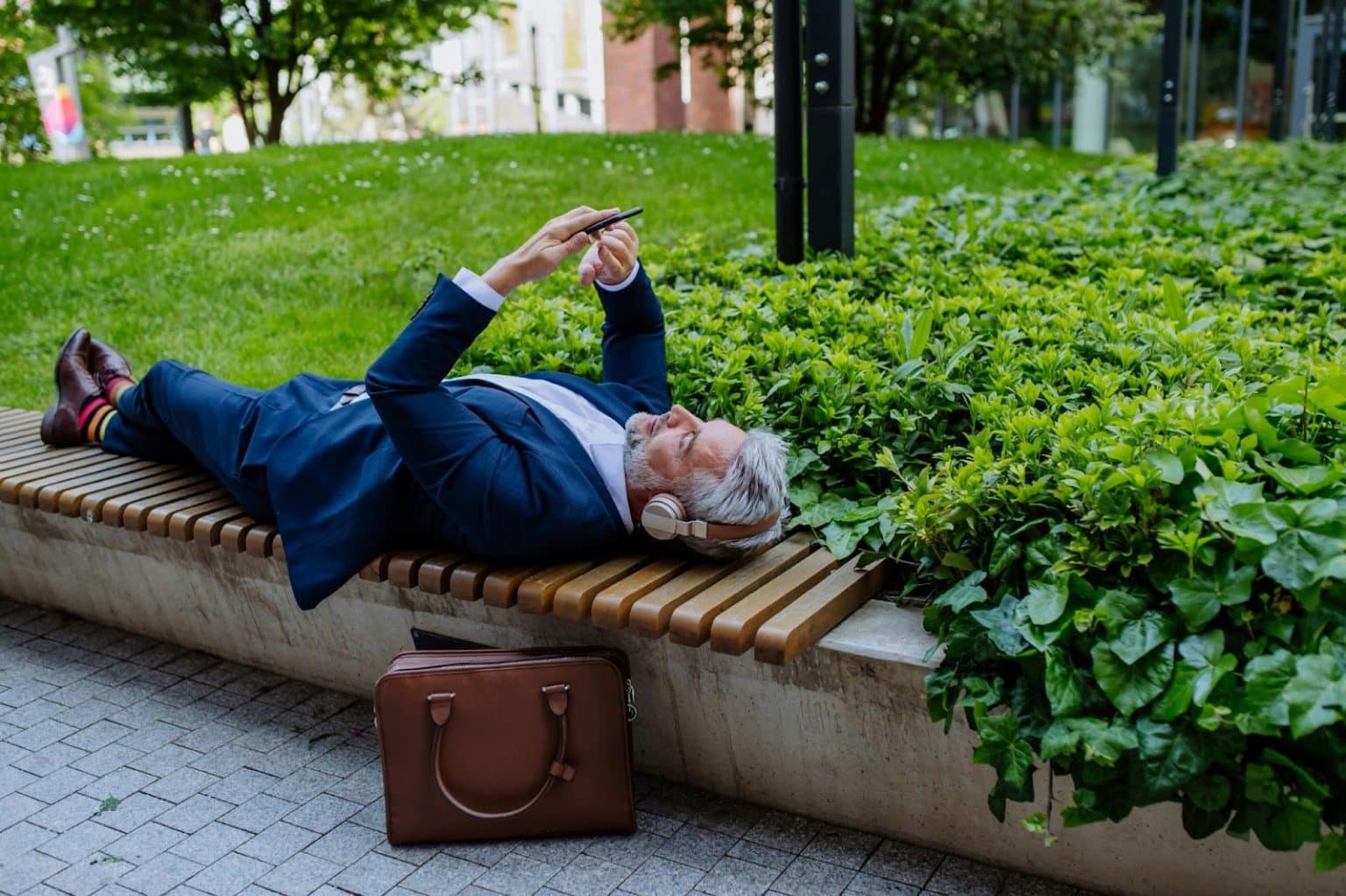 19 Daily Choices That Reveal Where a Man’s Priorities Really Are - The ...