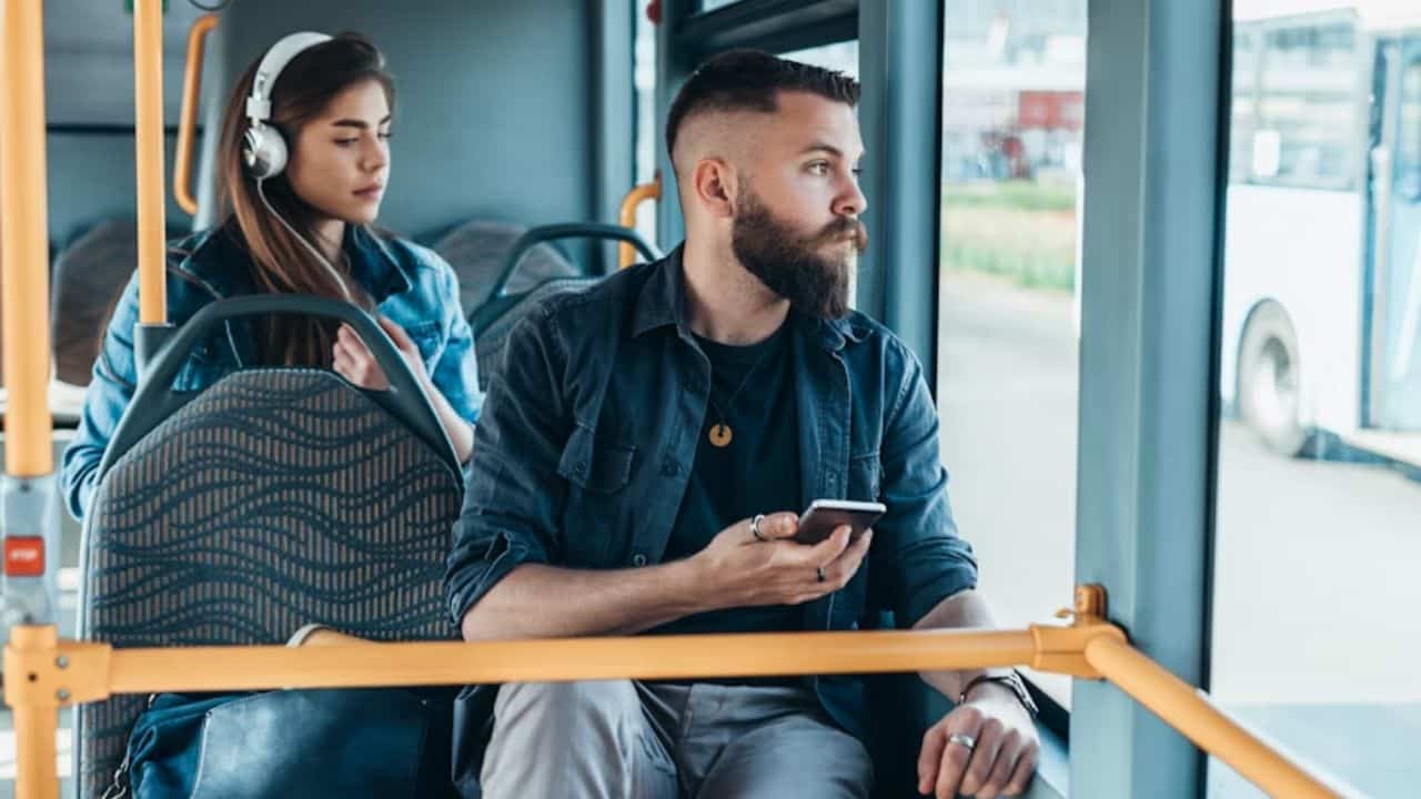 18 Signs Men Are Losing Out to Emotional Games - The Modest Man