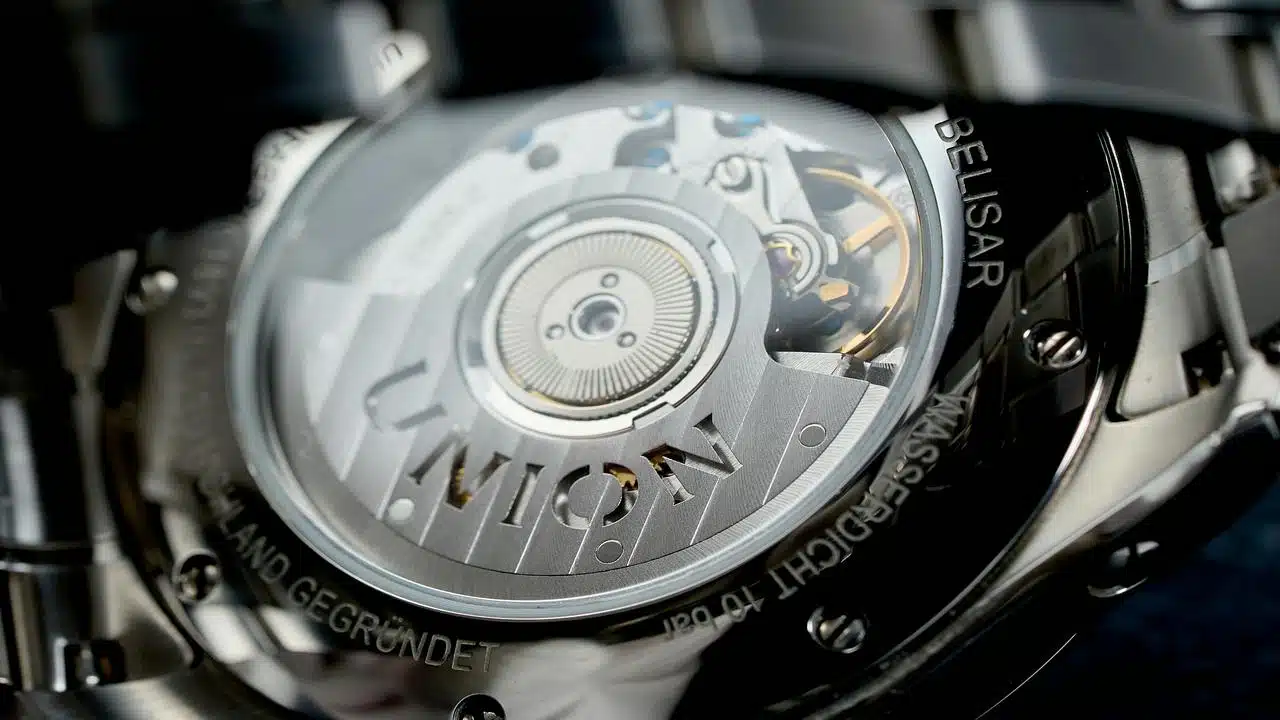 20 Signs You’re a True Watch Guy (Not Just a Flexer) - The Modest Man