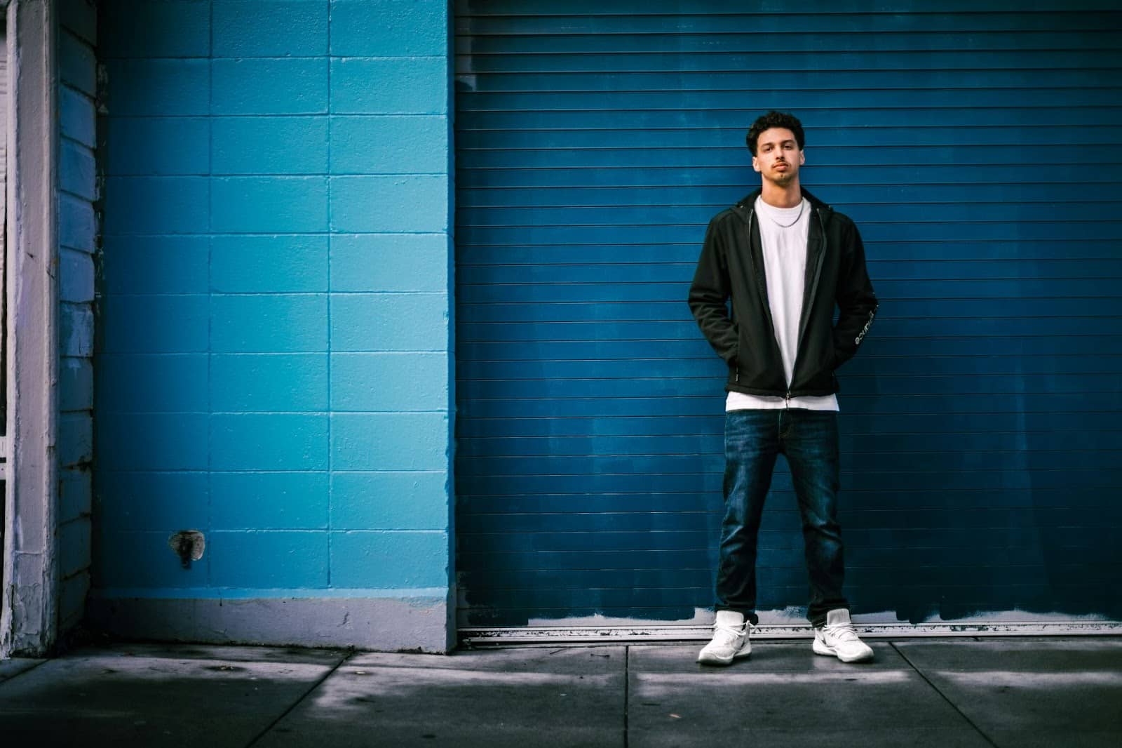 20 Style Mistakes That Quietly Undermine a Man’s Presence - The Modest Man