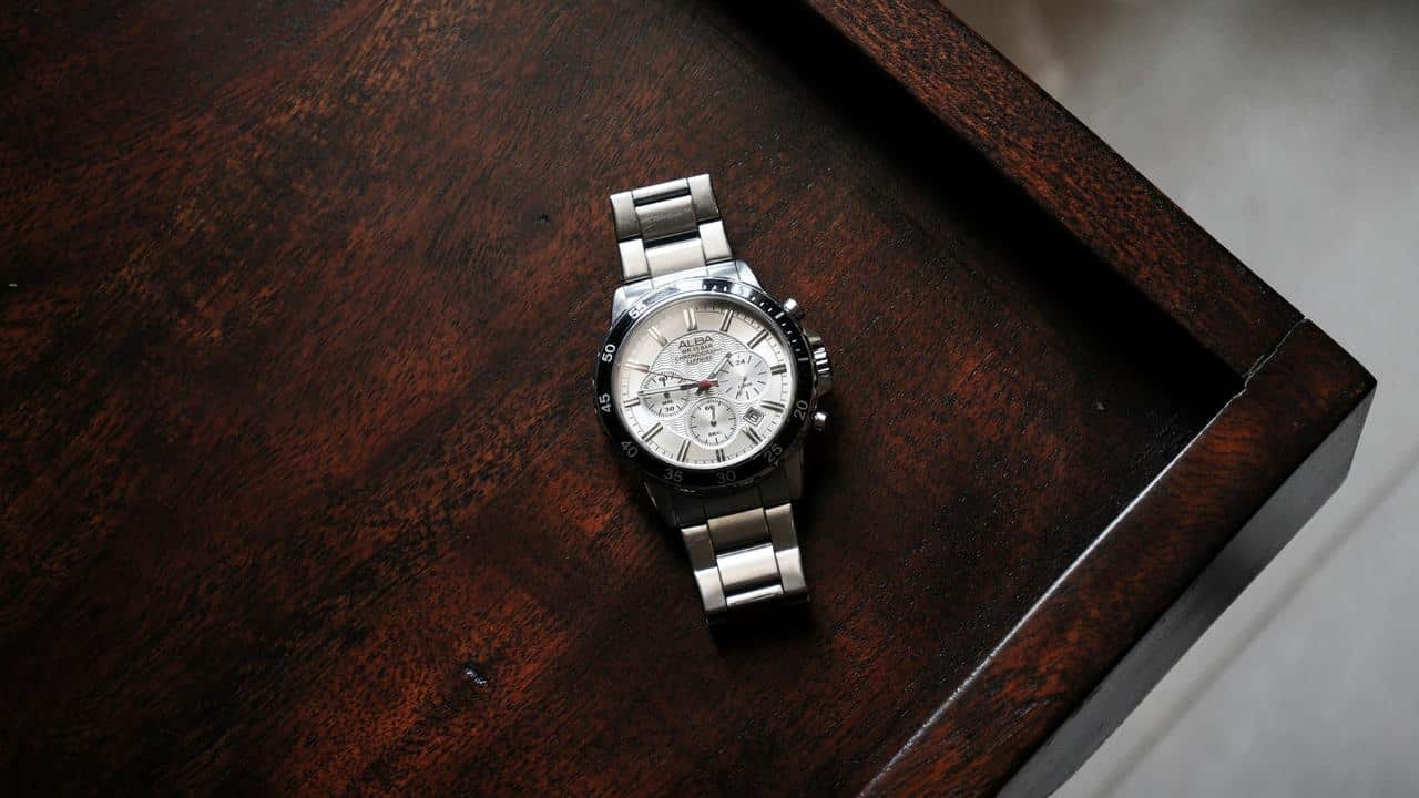 20 Signs You’re a True Watch Guy (Not Just a Flexer) - The Modest Man