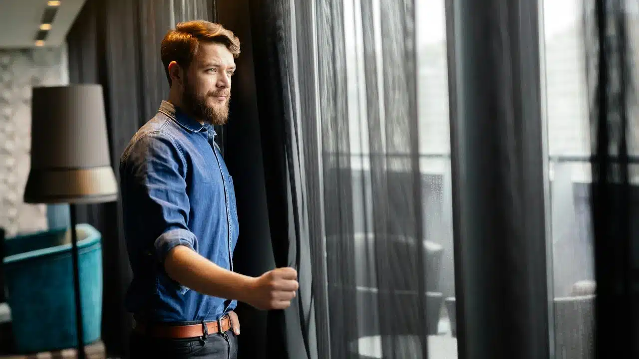 19 Reasons It's Okay to Remain Single Even in Your 40s - The Modest Man