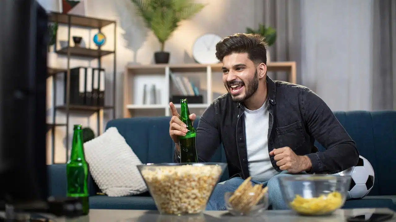 17 Odd Things Men Do That Women Secretly Love - The Modest Man