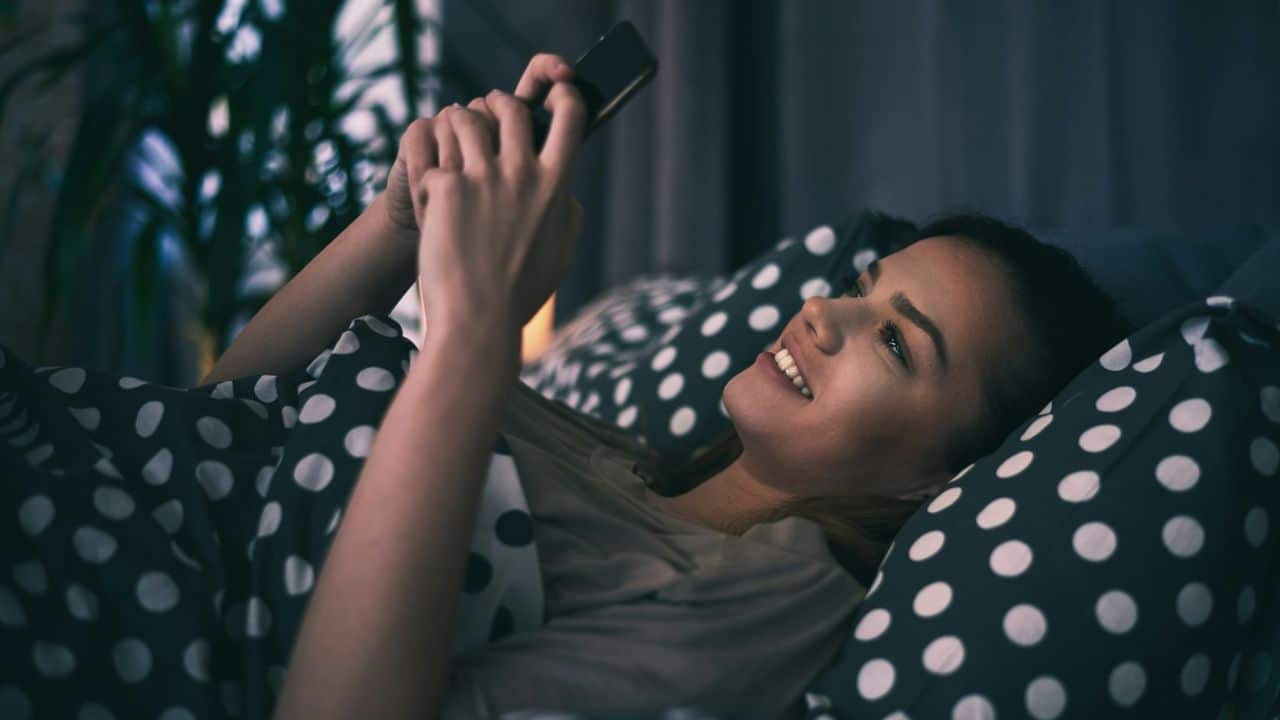 15 Subtle Signs She’s Not the Kind of Woman You Settle Down With - The ...