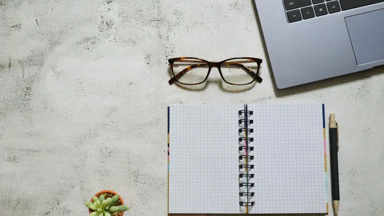 17 Genius Ways to Work Less and Still Rake in the Cash - The Modest Man