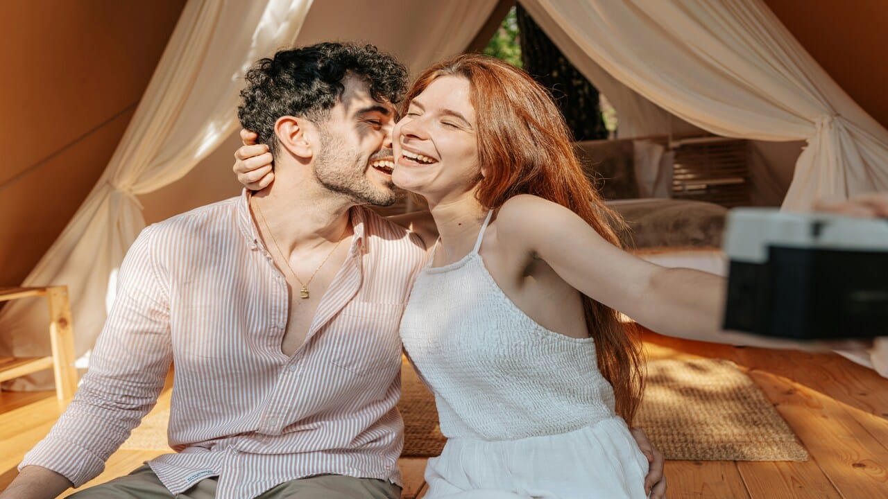 17 Ways to Show Love Without Words - The Modest Man