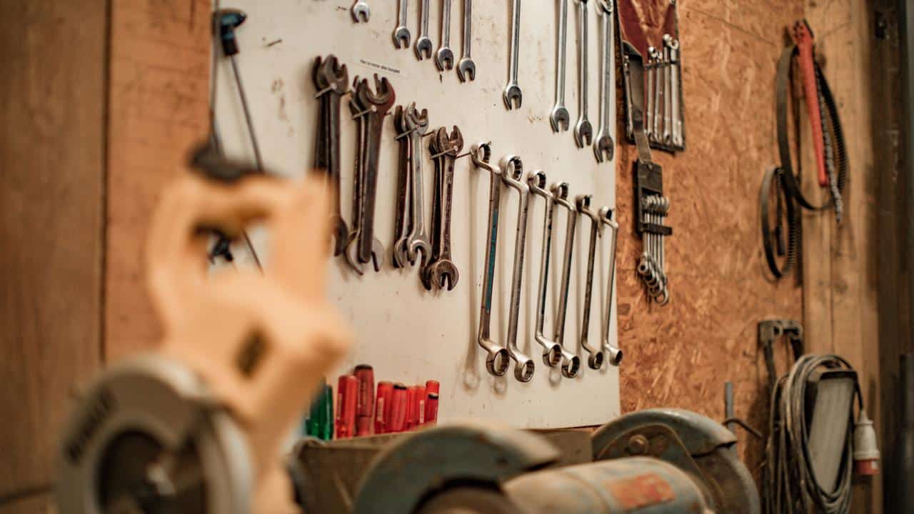 15 Garage Tools Every DIY Enthusiast Should Have in Their Home - The ...