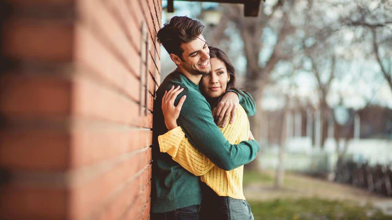 17 Reasons Emotional Intimacy Matters More Than Ever At 40 - The Modest Man