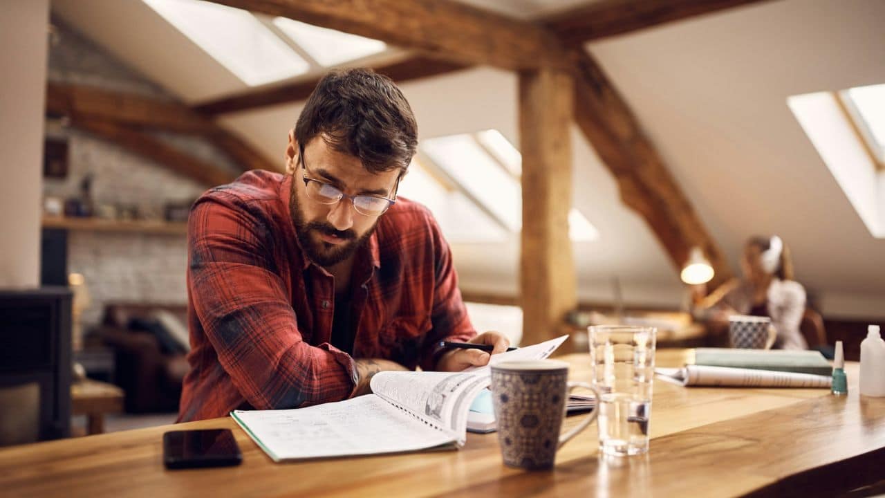 15 Subtle Signs She’s Not the Kind of Woman You Settle Down With - The ...