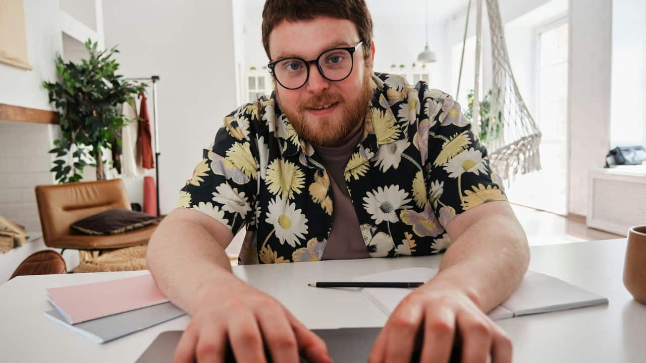 Sorry! But These 20 Things Make Men Look Weak as Hell
