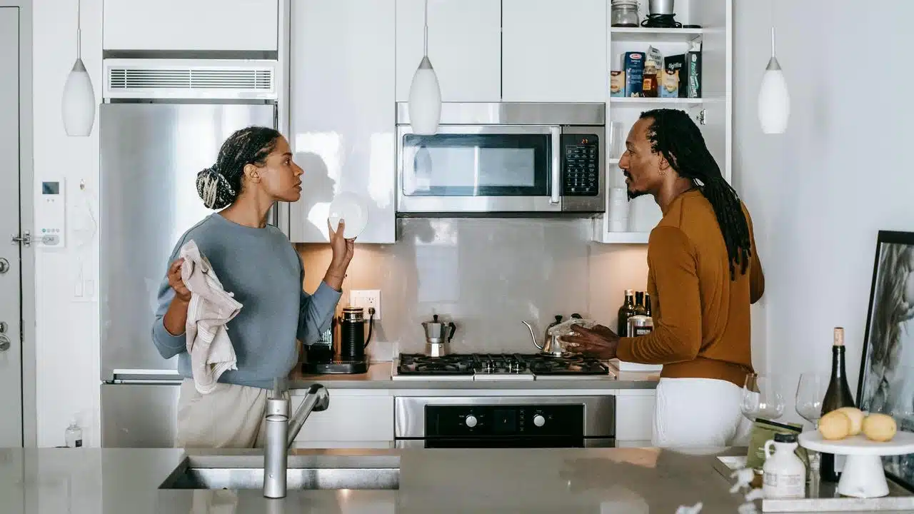 Tired of Arguing With Your Spouse? These 17 Tips Will Blow Your Mind