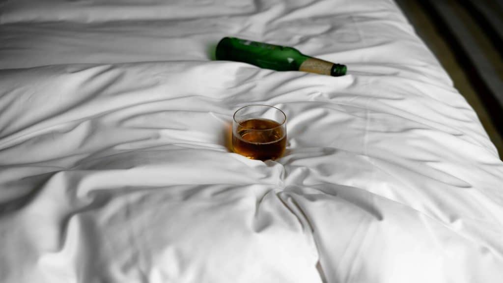 17 Clues You’re Connecting Physically, But Not Emotionally