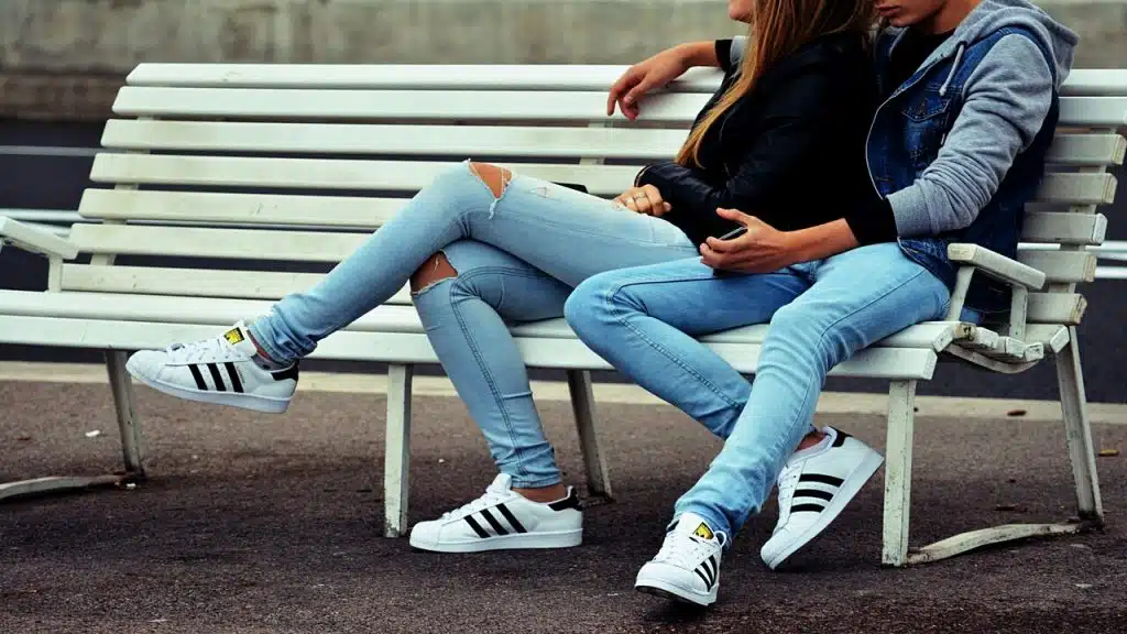 17 Clues You’re Connecting Physically, But Not Emotionally