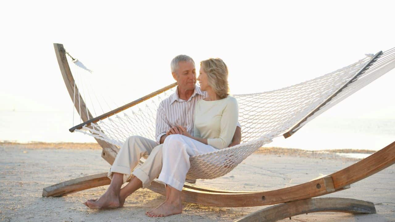 20 Subtle Things Loving Men Do That Speak Volumes