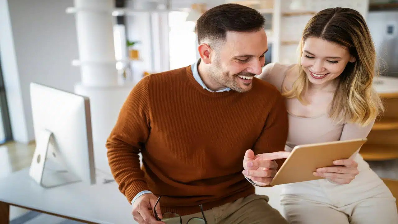 19 Things Only Secure Men Can Handle in a Relationship