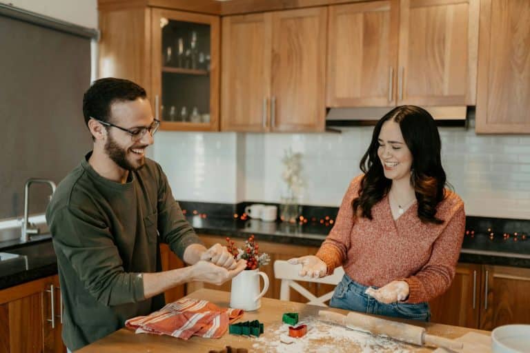 18 Ways to Stay Connected When Life Gets Busy
