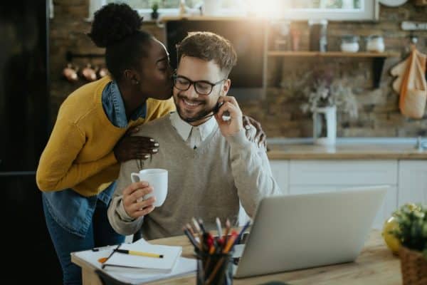 19 Ways to Be a Better Listener in a Relationship