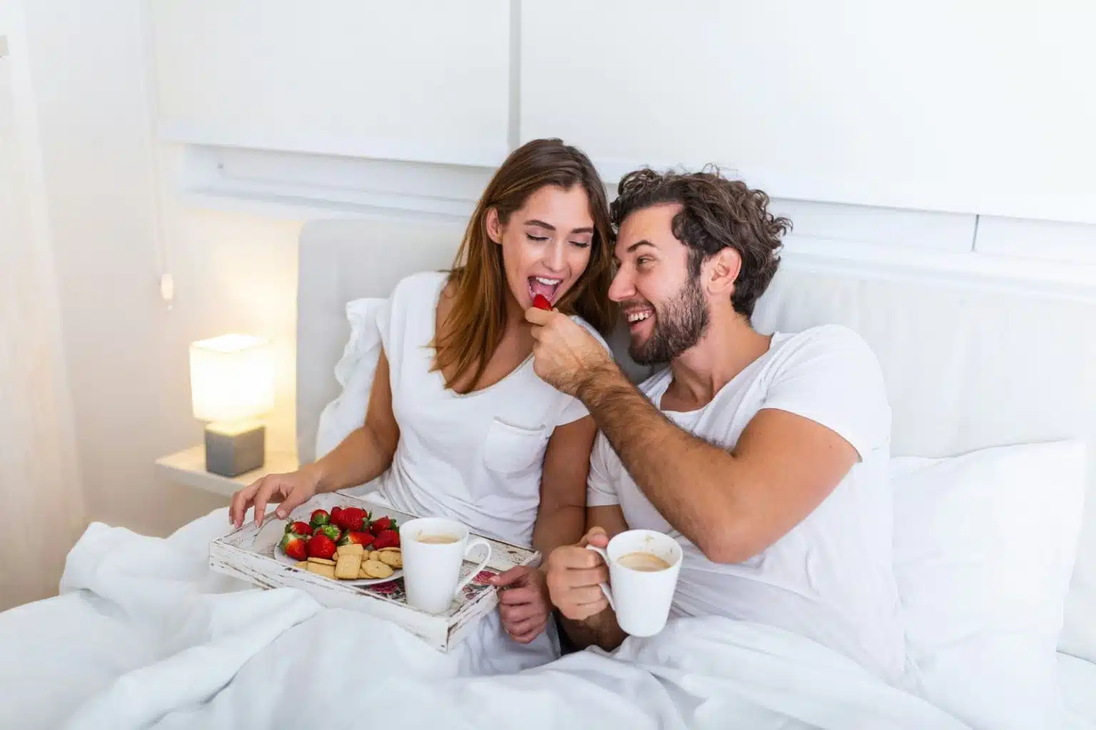 18 Everyday Moments That Strengthen Emotional Intimacy