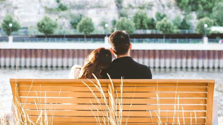 Read a Woman's Body Language Like a Pro: 17 Signs She's Into You