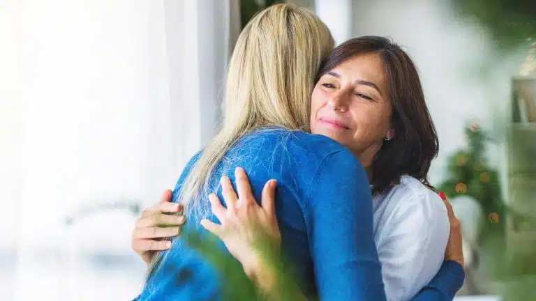 When To Let Go: 15 Signs It's Time to Move on From a Relationship