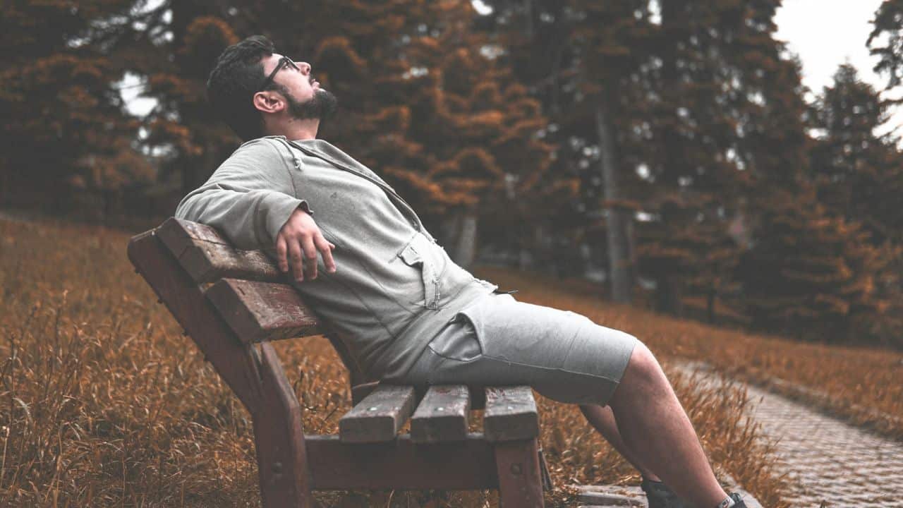 18 Hilarious Ways Men Apologize for Things They Never Did