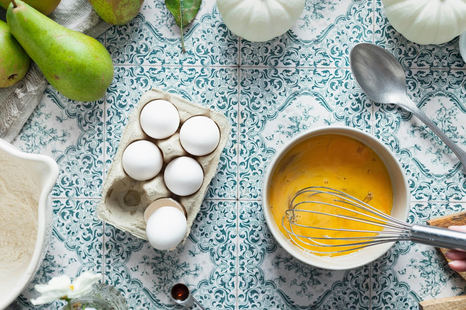 19 Foods That Fight Fatigue Better Than Coffee