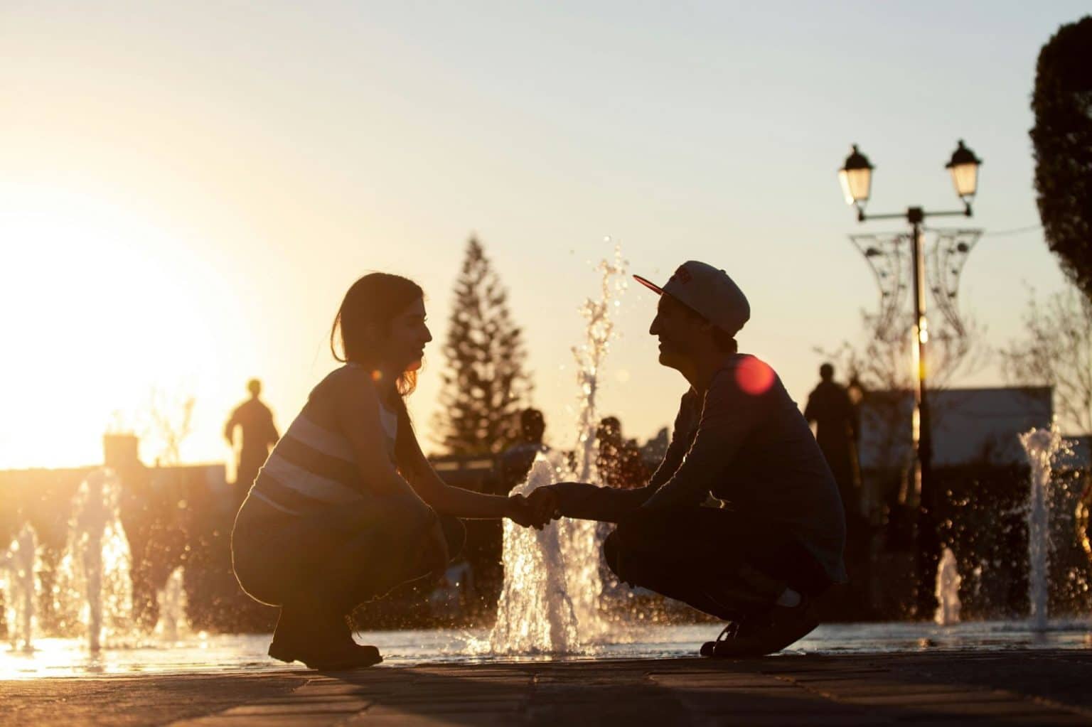 19 Ways Couples Stay Connected in Busy Seasons