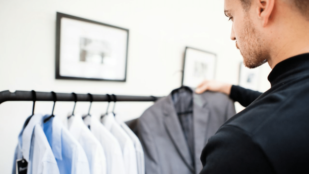 16 Behaviors That Show a Man Lacks Substance, According to Experts