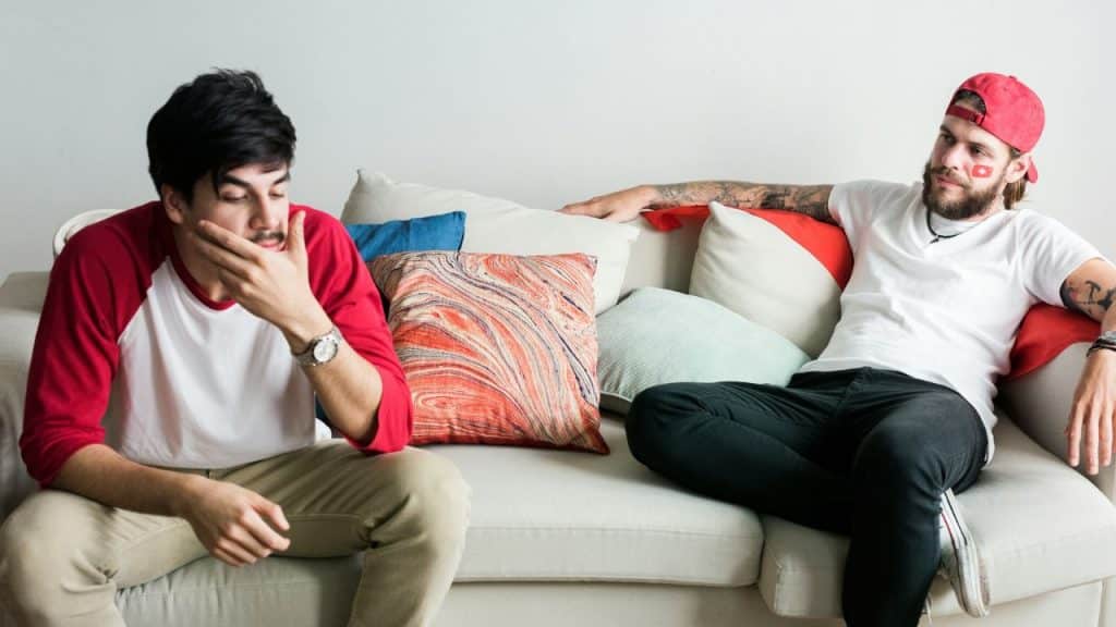 15 Reasons Longtime Friends Suddenly Cut You Off Without Warning