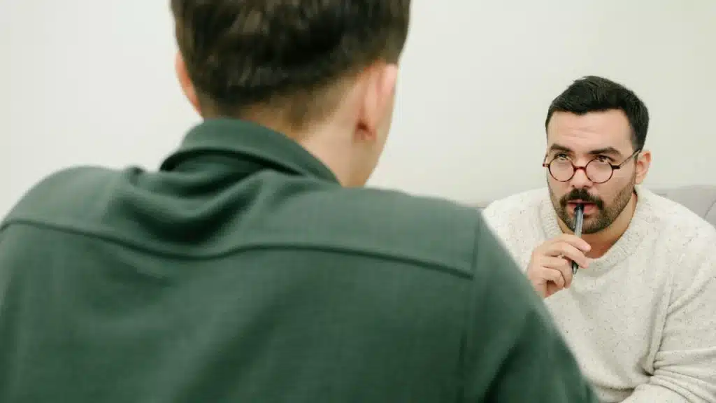 15 Reasons Longtime Friends Suddenly Cut You Off Without Warning