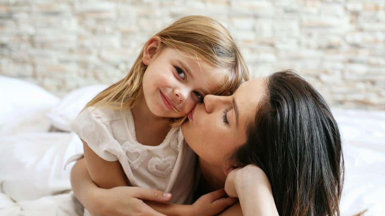 17 Brutal Truths on Why Men Choose Not to Date Single Moms