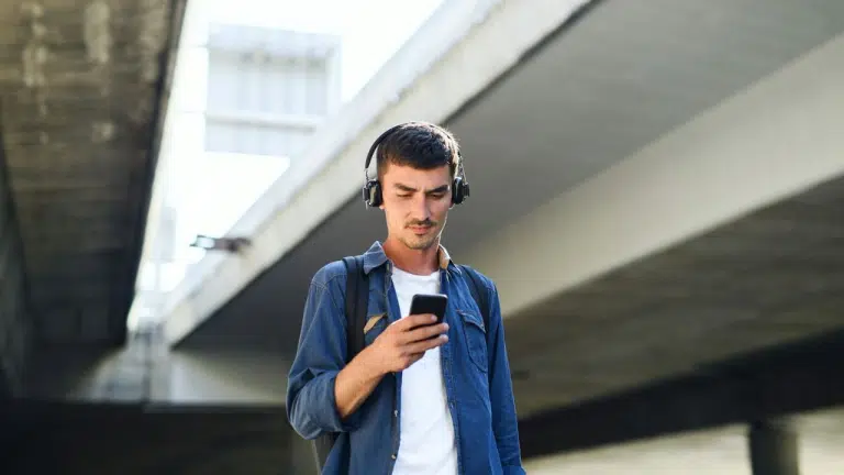 Sorry Boomers! But These 15 “Rude” Behaviors Are Just Everyday Life Now