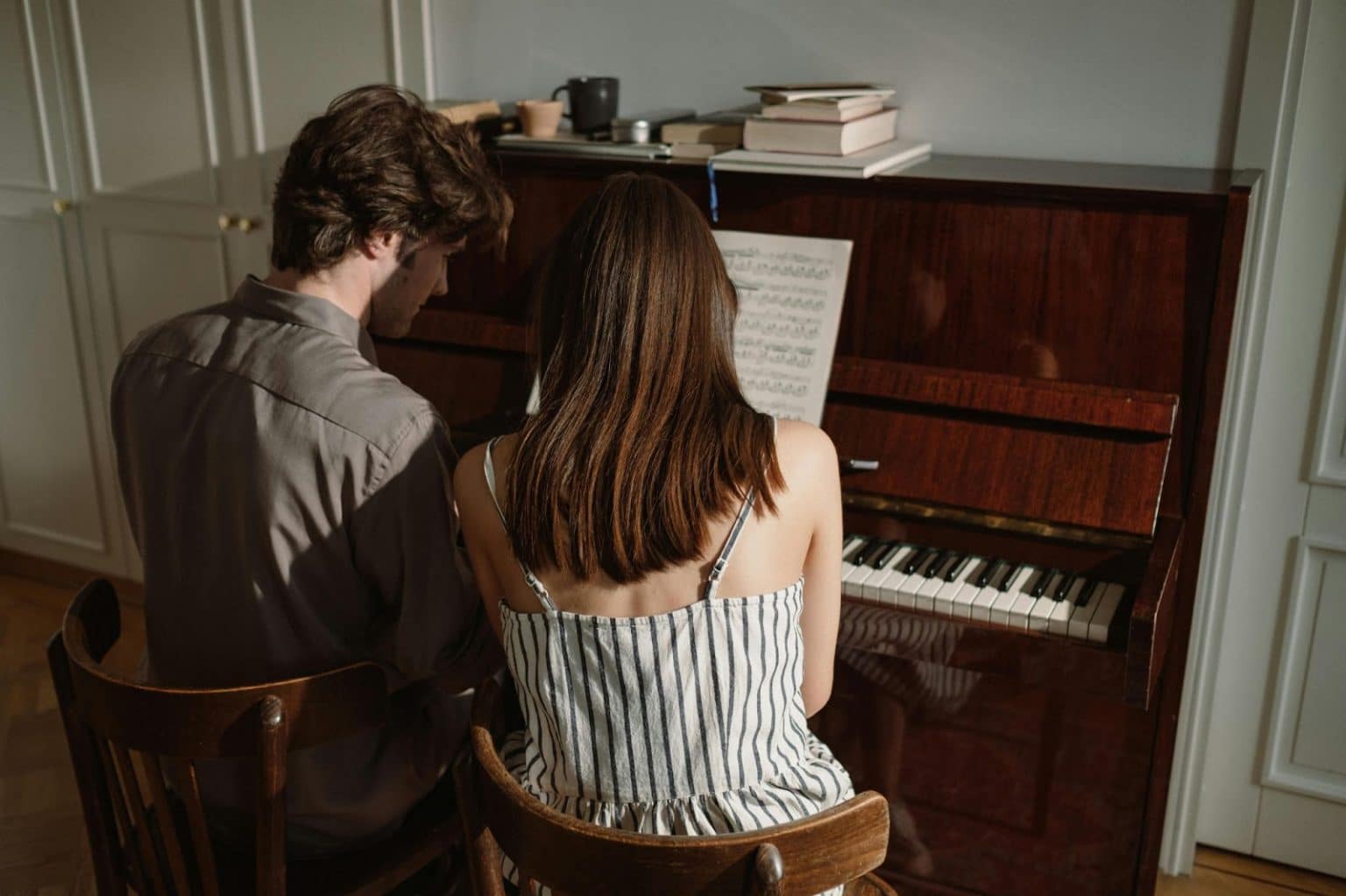 18 Relationship Habits That Make a Man Irreplaceable
